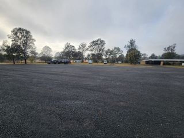 Scenic Rim Tavern Aratula, Rest Area at Aratula | Book at Campedia.com.au