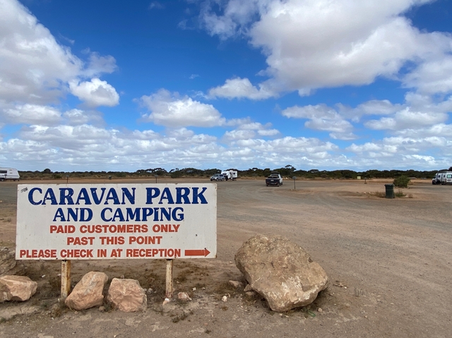 Cocklebiddy Roadhouse and Caravan Park, Caravan Park at Cocklebiddy ...