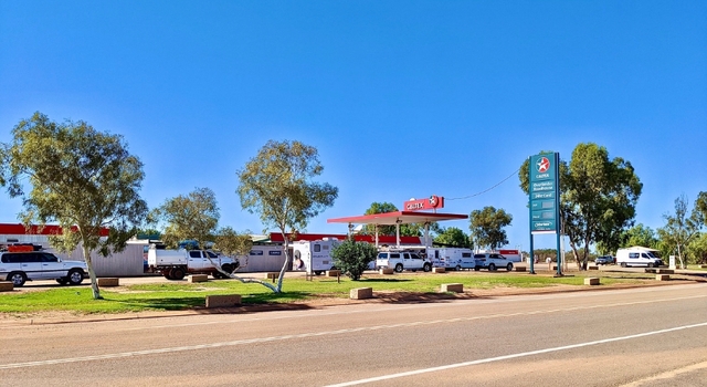 Overlander Roadhouse and Caravan Park, Caravan Park at Hamelin Pool ...